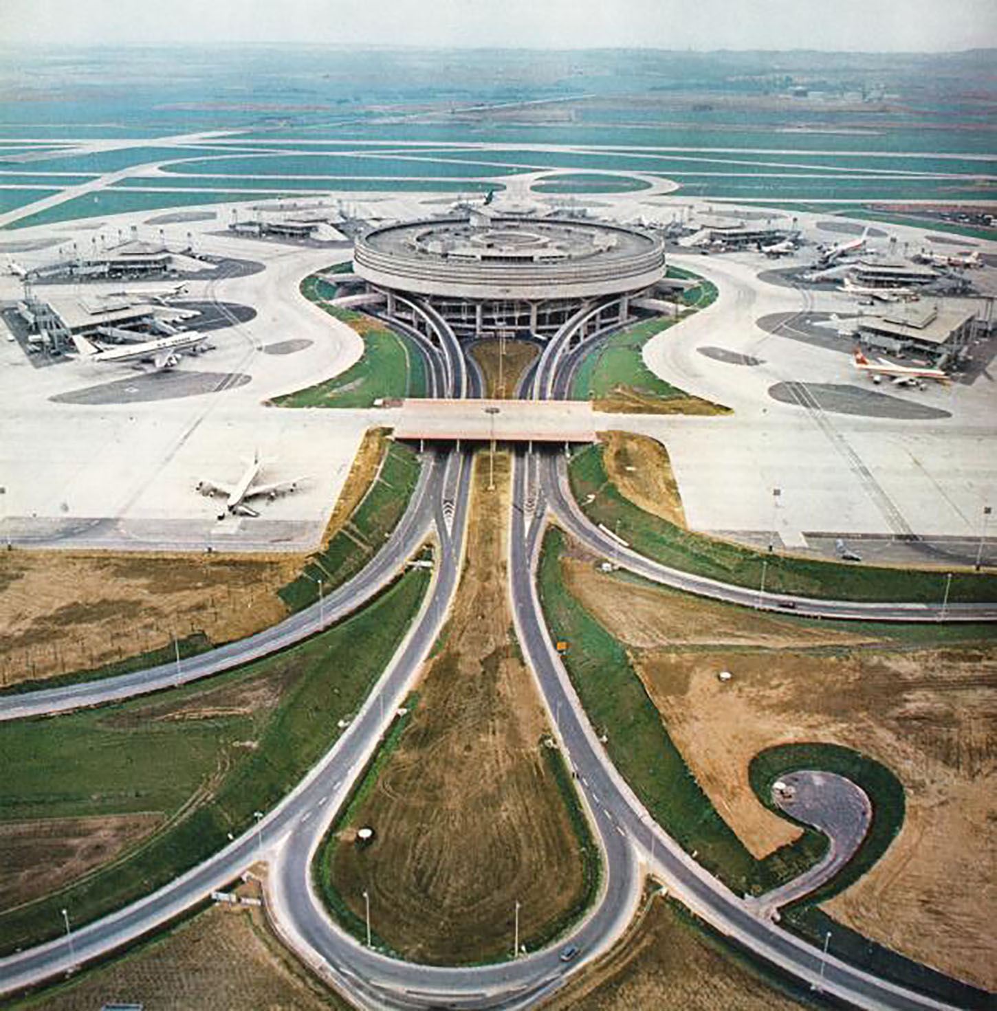 L’envol de Paul Andreu : retour sur une œuvre manifeste - Architecture ...